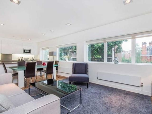 Fulham Road, Kensington SW3, 2 bed flat to rent, £4,875 pcm | PrimeLocation