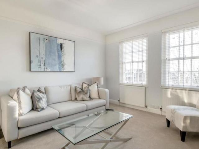 Fulham Road, London 2 bed flat to rent £4,767 pcm £1,100 pw