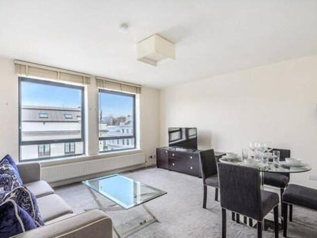 Fulham Road, London, 2 Bedroom Flat