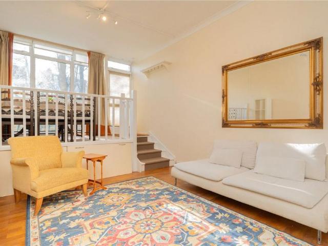 Fulham Road, London SW6 1 bed flat to rent £2,250 pcm £519 pw
