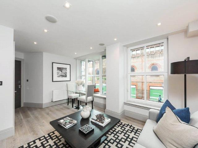 Fulham Road, London, SW6 1 bed flat to rent £2,400 pcm £554 pw