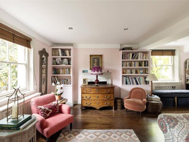 Fulham Road, London, SW6 2 bed apartment to rent £7,367 pcm £1,700 pw
