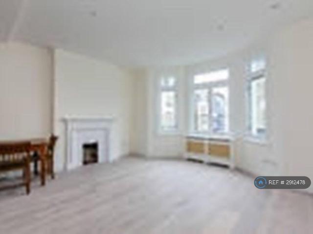 Fulham Road, London, SW6 2 bed flat to rent £2,400 pcm £554 pw