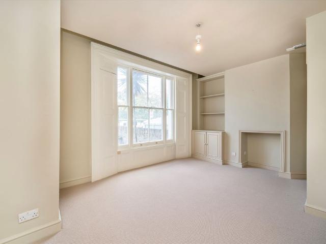 Fulham Road, Fulham SW6, 2 bed flat to rent, £2,400 pcm | PrimeLocation