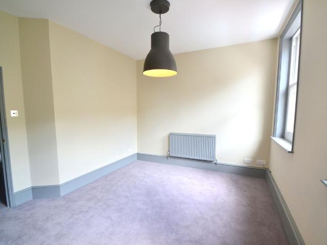Fulham Road, London SW10, 1 bed flat to rent, £1,950 pcm | PrimeLocation
