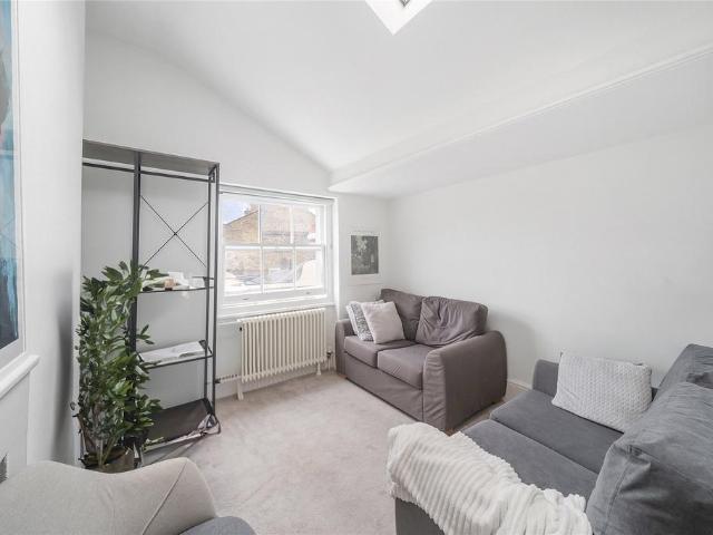 Fulham Road, London, SW3 Property to rent £1,196 pcm £276 pw