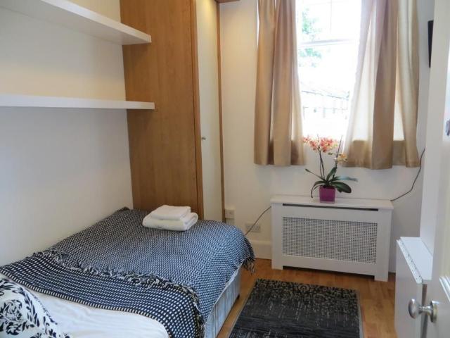 Fulham Road, London W6, Studio to rent, £1,300 pcm | PrimeLocation