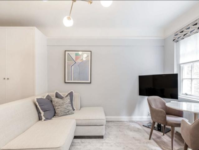 Fulham Road, London SW3 Studio to rent £2,383 pcm £550 pw