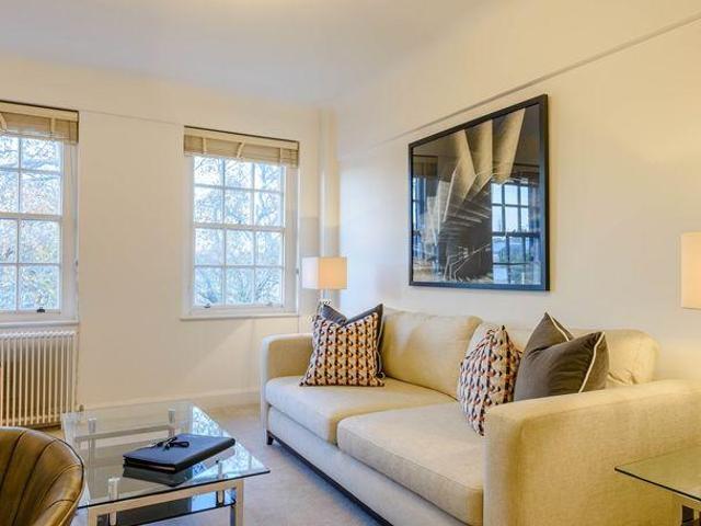 Fulham Road, London SW3 2 bed apartment to rent £4,550 pcm £1,050 pw