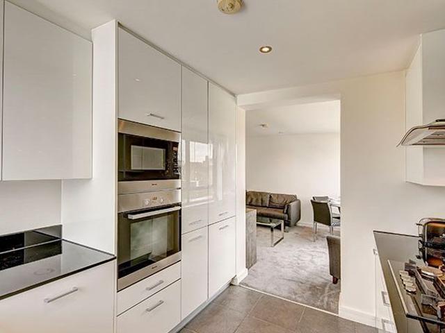 Fulham Road, London SW3, 2 bed flat to rent, £4,008 pcm | PrimeLocation