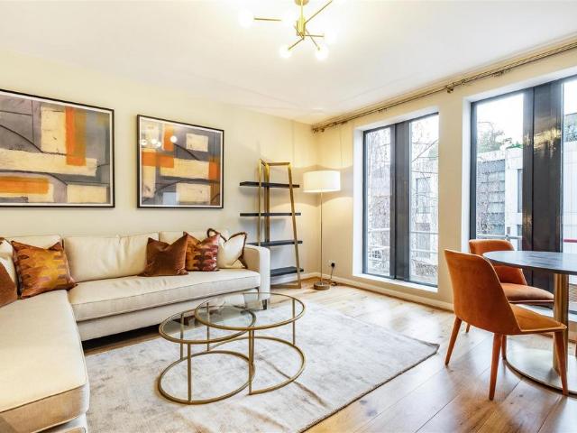 Fulham Road, London, SW3 2 bed flat to rent £4,333 pcm £1,000 pw