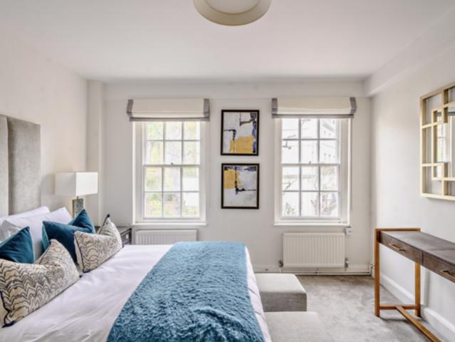 Fulham Road, London SW3 2 bed flat to rent £4,485 pcm £1,035 pw