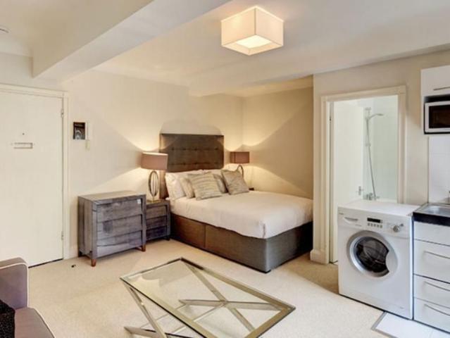 Fulham Road, London SW3, 2 bed flat to rent, £4,420 pcm | PrimeLocation