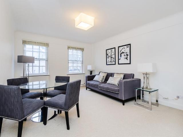 Fulham Road London SW3 2 bed flat to rent £4,550 pcm £1,050 pw