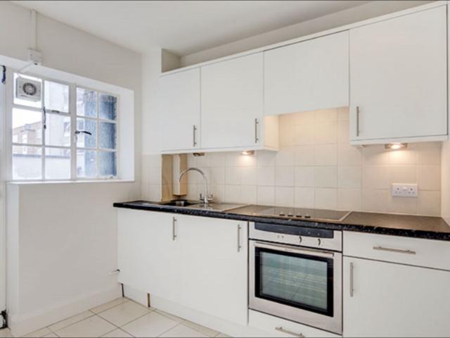 Fulham Road, London SW3 2 bed flat to rent £4,593 pcm £1,060 pw