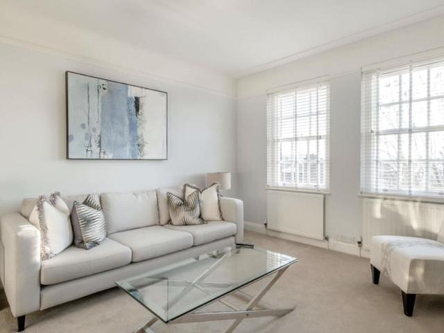 Fulham Road, London SW3, 2 bed flat to rent, £4,767 pcm | PrimeLocation