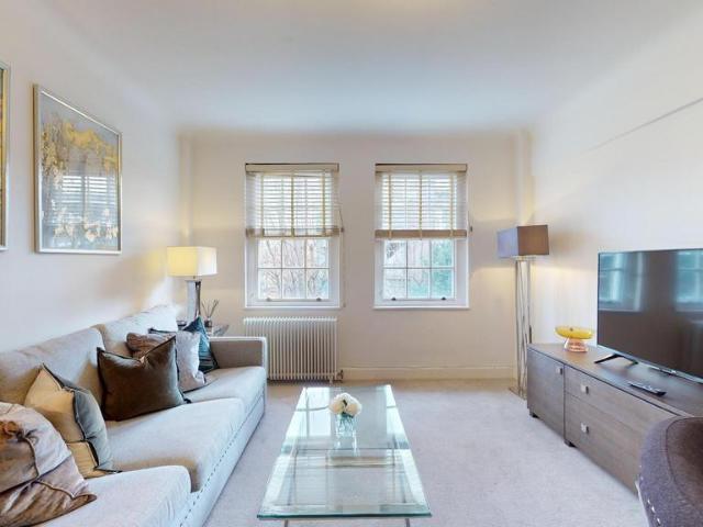 Fulham Road, London SW3 2 bed flat to rent £3,986 pcm £920 pw