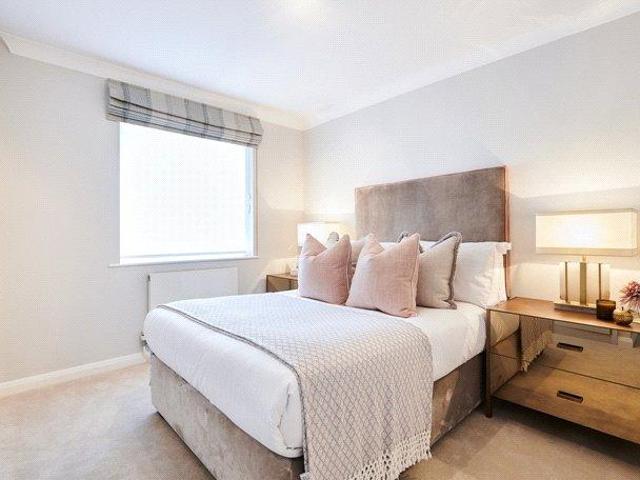 Fulham Road, London, SW3 2 bed flat to rent £3,900 pcm £900 pw