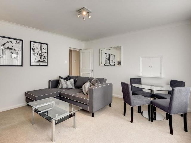Fulham Road, London SW3, 2 bed flat to rent, £3,900 pcm | PrimeLocation