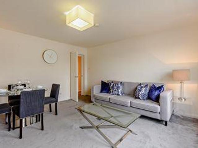 Fulham Road, London SW3 2 bed house to rent £3,900 pcm £900 pw