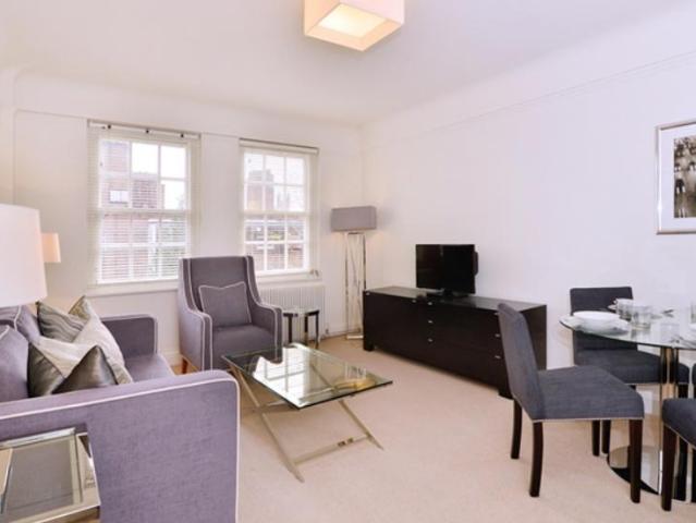 Fulham Road, London SW3 2 bed property to rent £3,900 pcm £900 pw