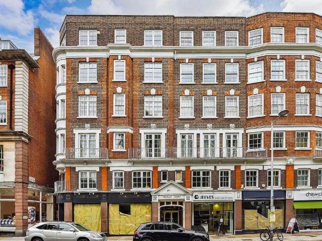 Fulham Road, London SW3 3 bed flat to rent £5,499 pcm £1,269 pw