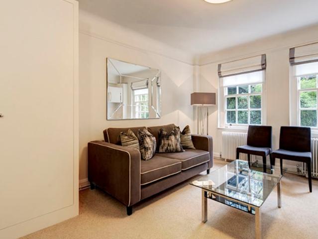 Fulham Road, London, UK, SW3 Studio to rent £2,383 pcm £550 pw