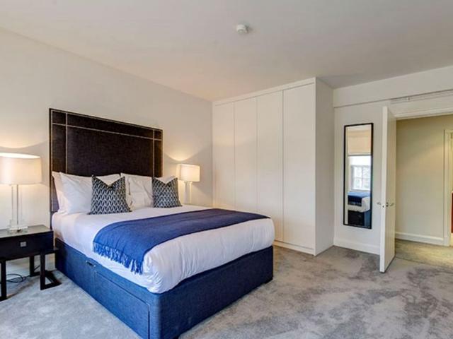 Fulham Road, Pelham Court SW3, 2 bed flat to rent, £4,000 pcm | PrimeLocation