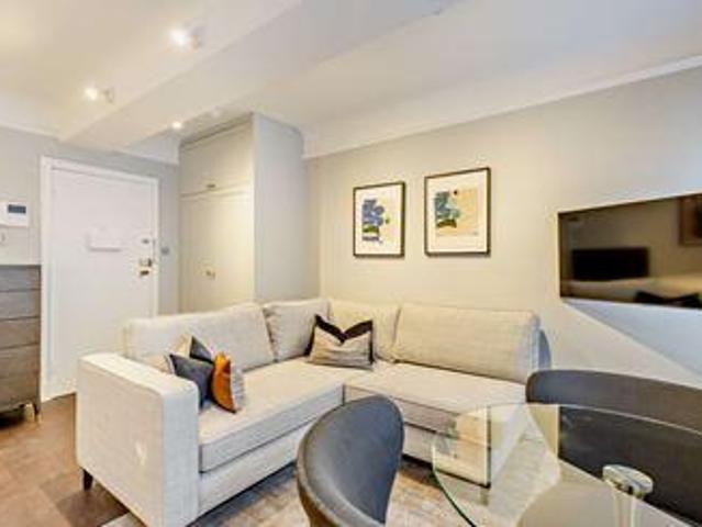 Fulham Road, South Kensington. Studio to rent £2,275 pcm £525 pw