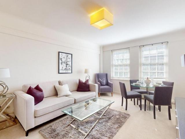 Fulham Road, South Kensington, SW3 2 bed flat to rent £3,900 pcm £900 pw