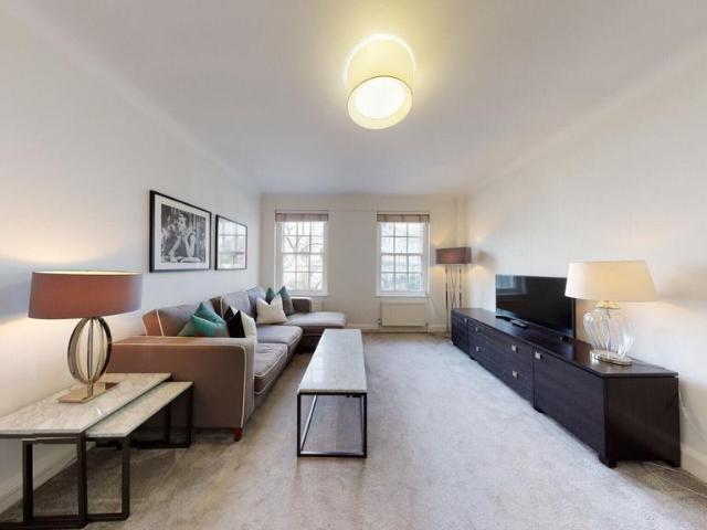 Fulham Road, South Kensington, SW3 2 bed flat to rent £4,550 pcm £1,050 pw