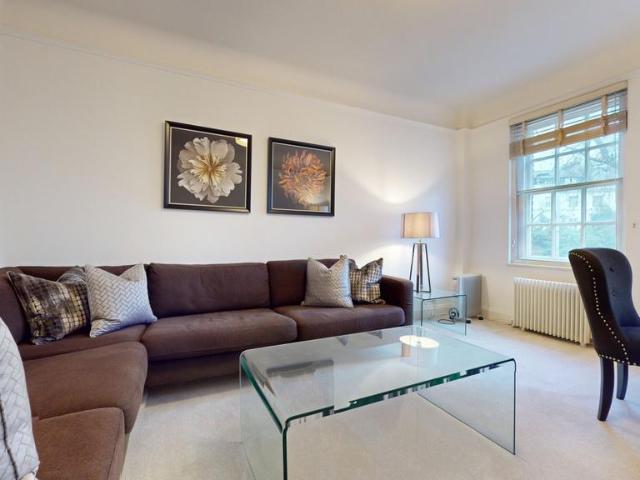 Fulham Road, South Kensington, SW3 2 bed flat to rent £4,767 pcm £1,100 pw