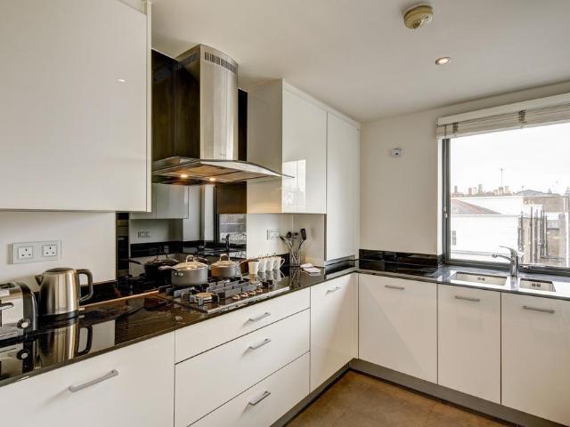 Fulham Road, South Kensington, SW3 2 bed flat to rent £4,008 pcm £925 pw