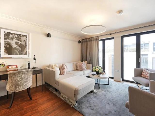 Fulham Road, South Kensington, SW3 2 bed flat to rent £6,002 pcm £1,385 pw