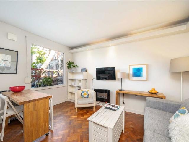 Fulham Road, South Kensington SW10, 1 bed flat to rent, £1,998 pcm | PrimeLocation