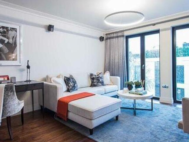 Fulham Road, South Kensington, 2 Bedroom Flat