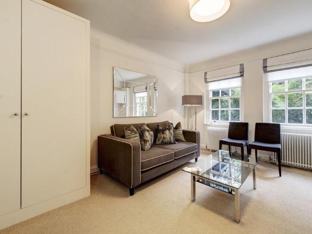 Fulham Road Studio to rent £2,383 pcm £550 pw