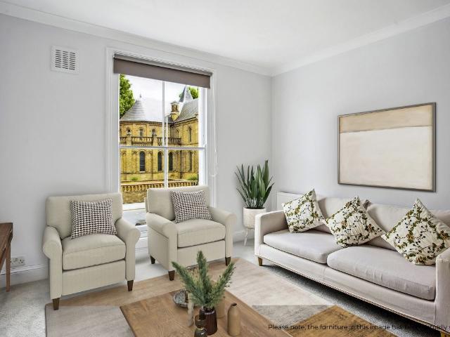 Fulham Road SW10, 3 bed flat to rent, £3,500 pcm | PrimeLocation