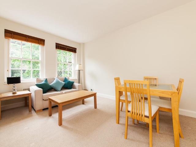 Fulham Road, SW3 1 bed flat to rent £3,293 pcm £760 pw