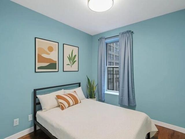 Full bedroom in 3 bed/1 bath home in Upper East Side #542 C