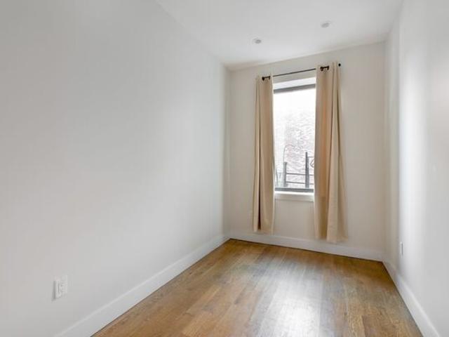 Full bedroom in 3 bed/1 bath home in Central Harlem #1089 B