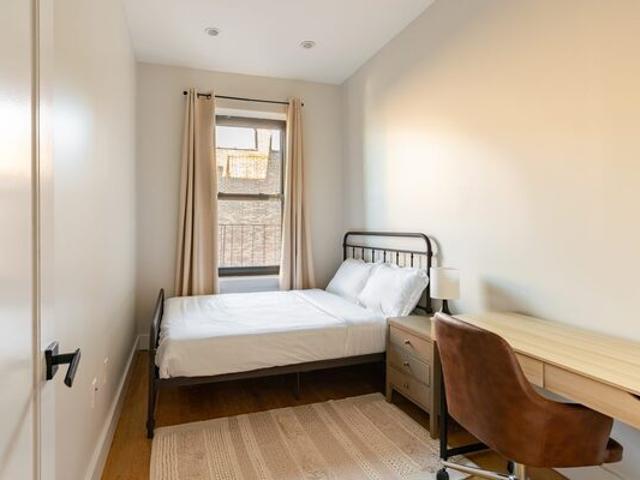 Full bedroom in 3 bed/1 bath home in Central Harlem #1090 C
