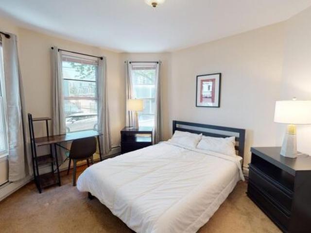 Full bedroom in 3 bed/1 bath home in Central Square Cambridge #1297 A