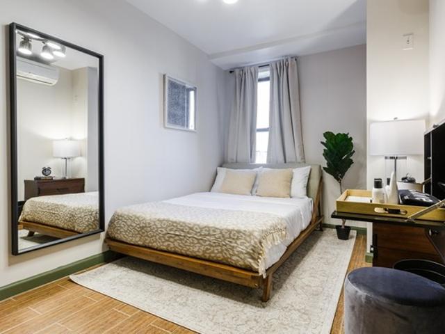 Full bedroom in 3 bed/1 bath home in Chinatown #265 C