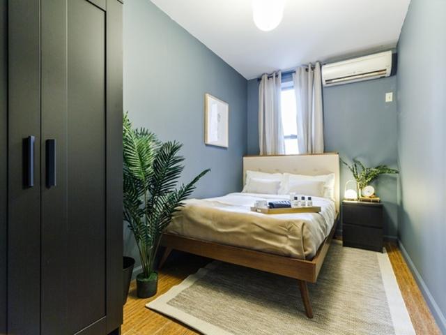 Full bedroom in 3 bed/1 bath home in Chinatown #266 A