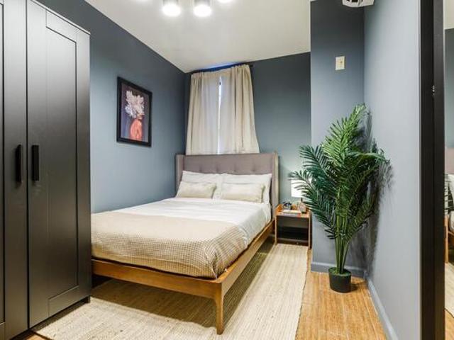 Full bedroom in 3 bed/1 bath home in Chinatown #267 C