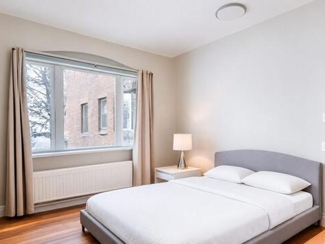Full bedroom in 2 bed/1 bath home in Brighton #916 A