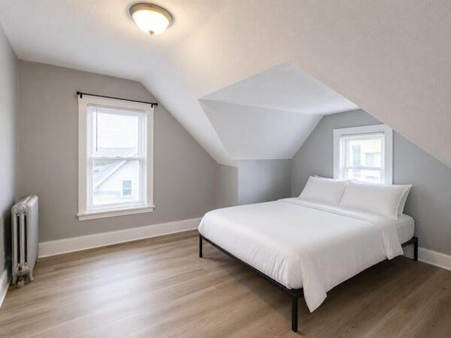 Full bedroom in 7 bed/2 bath home in Allston #1505 F