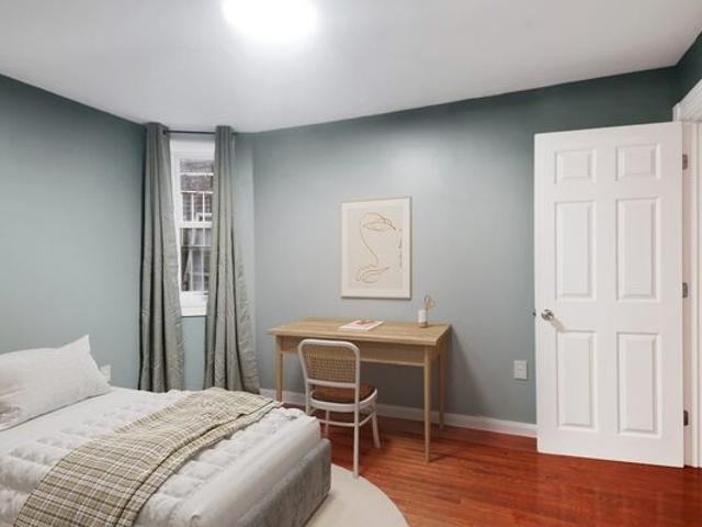 Full bedroom in 7 bed/2 bath home in Allston #834 G