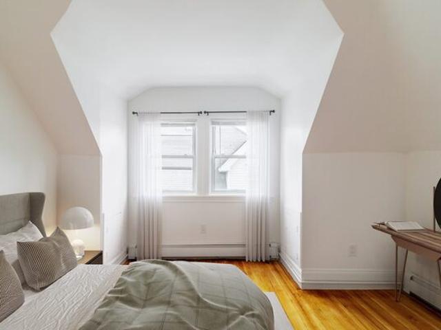 Full bedroom in 7 bed/2 bath home in Brighton #1263 D